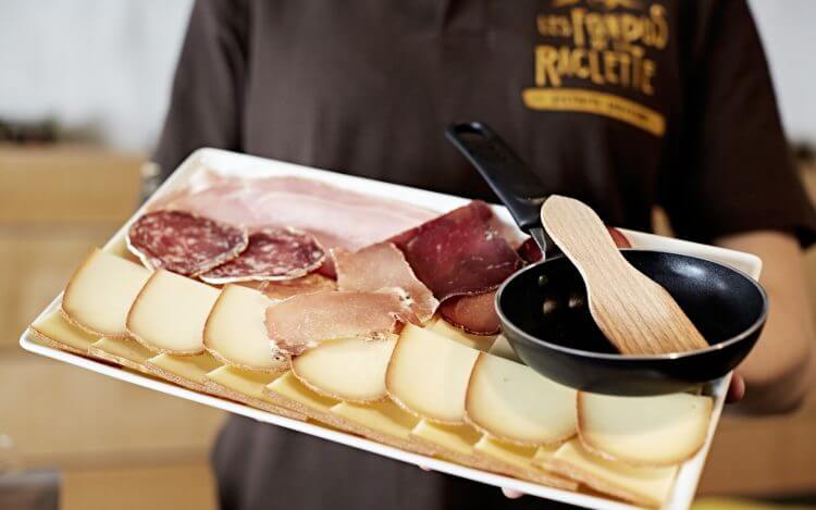 Les fondus de la raclette • L'Éventail